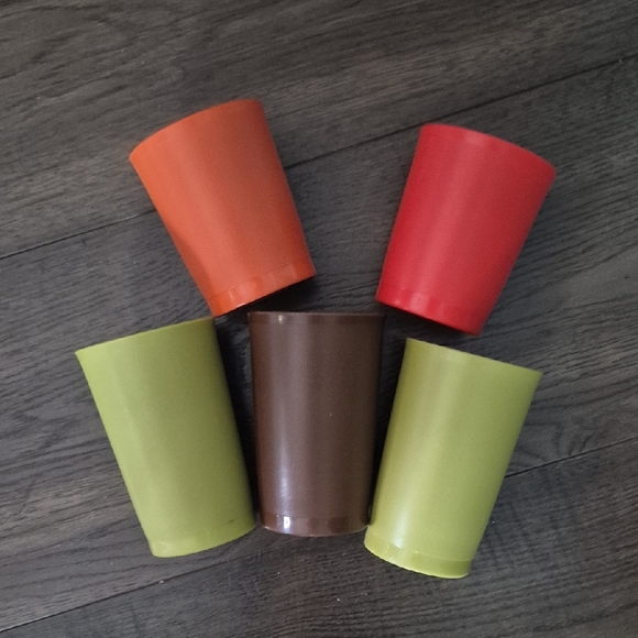 Tupperware | Dining | Tupperware Cups In Different Colors And Sizes ...